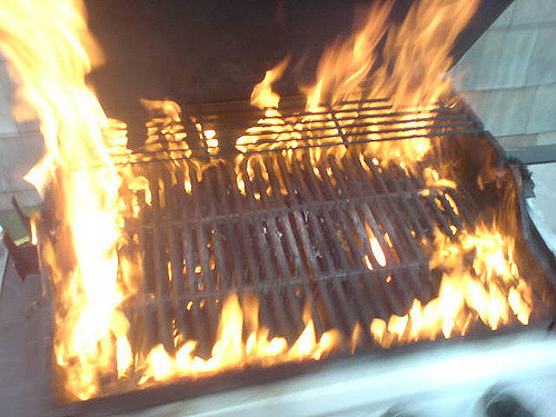 BBQ 101 - Cleaning the grill. - THE EMPIRE